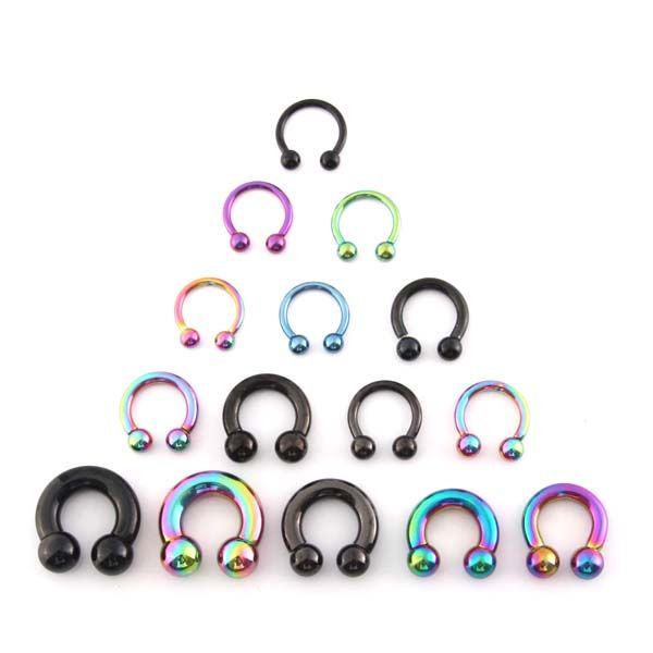 Groot hoefijzer van chirurgisch staal in vele varianten